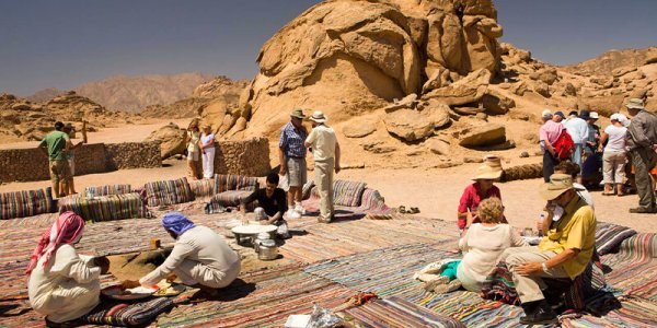 Mysteries of the Egyptian Deserts: A Journey Through Sands